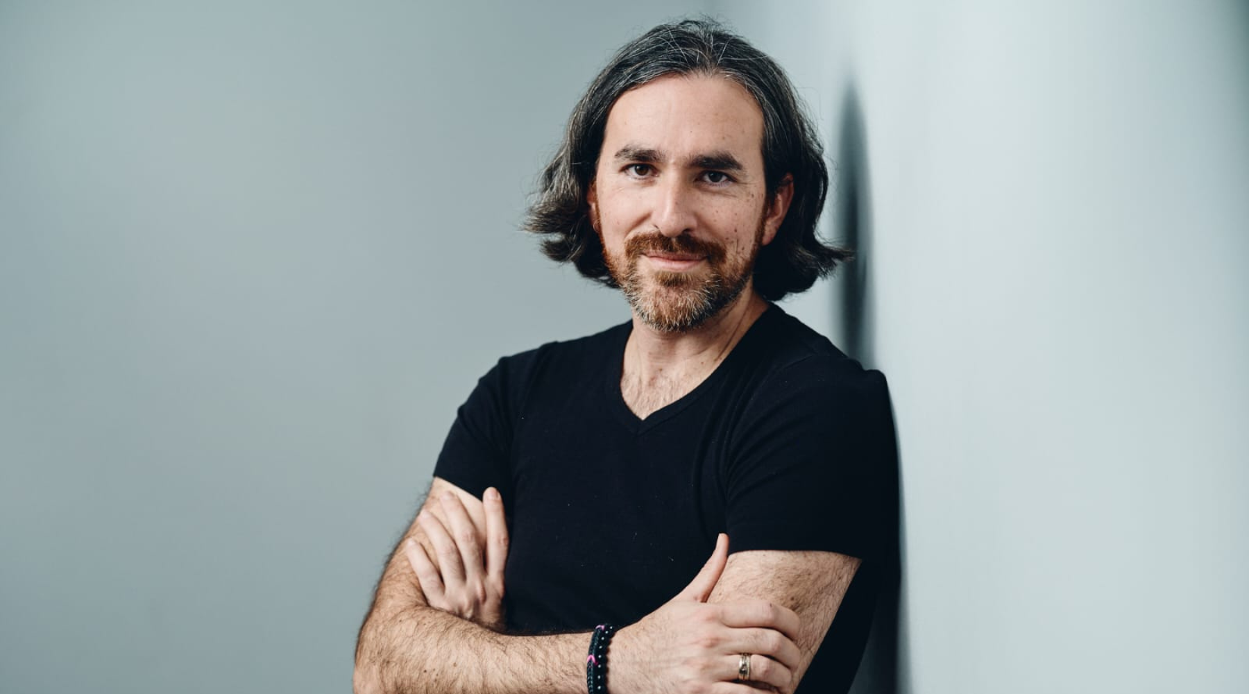 Kako je živeti in ustvarjati v najlepši državi na svetu - Noah Charney ...