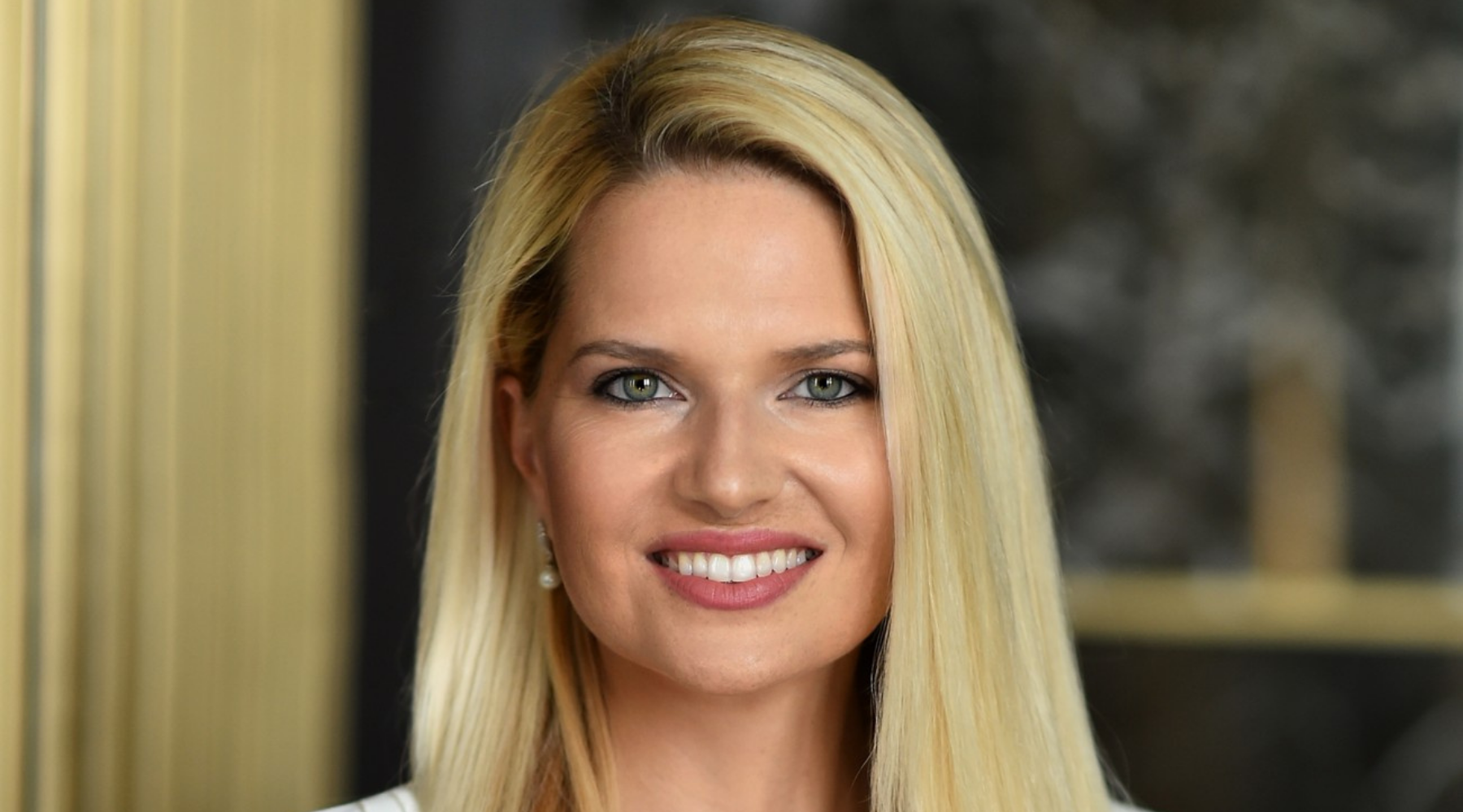 SAŠA ZOR – DIREKTORICA MARKETINGA IN PRODAJE V NAJPRESTIŽNEJŠEM HOTELU ...